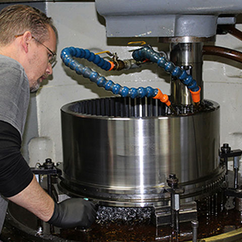 Gear Hobbing Center | Riverside Spline & Gear Since 1963